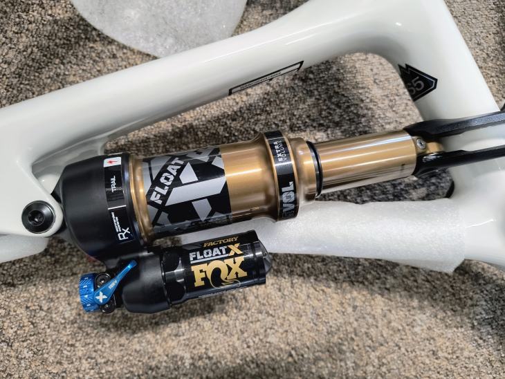 Prodám: Fox Float X Factory 210*55 - bazar - Bike-forum.cz