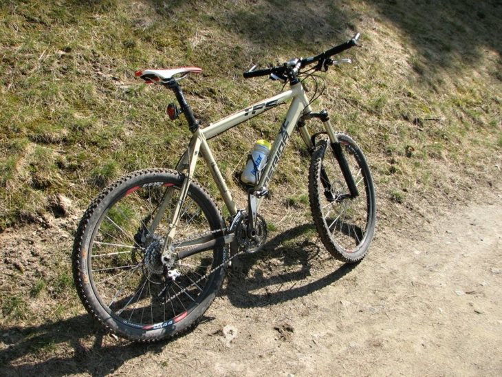 Merida Matts TFS 300-D 08 - Fotky - Bike-forum.cz