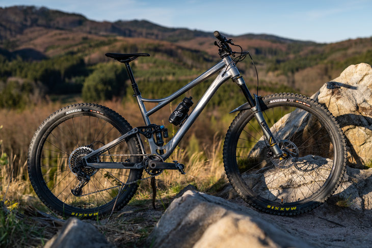 Banshee Prime V3 2020 - Fotky - Bike-forum.cz