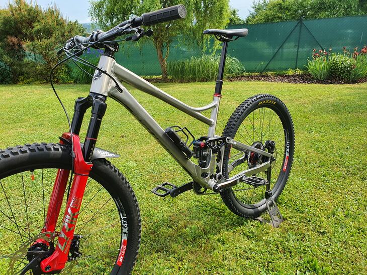 Banshee Prime V3.2 - Fotky - Bike-forum.cz