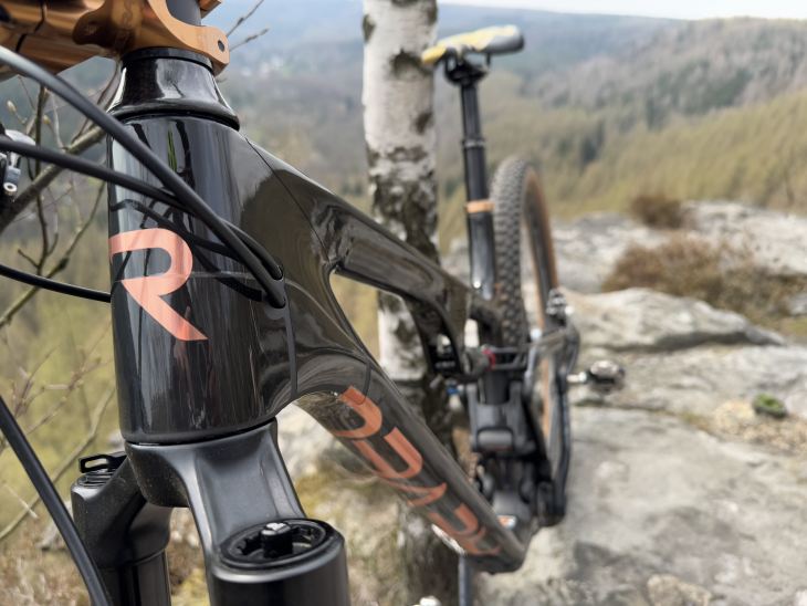 Revel Ranger V2 - Fotky - Bike-forum.cz